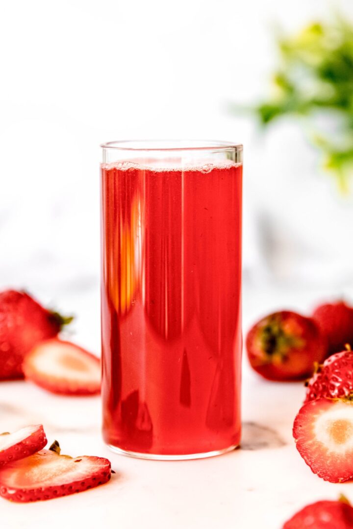 Homemade Strawberry Syrup (For Drinks!) - coffeecopycat.com