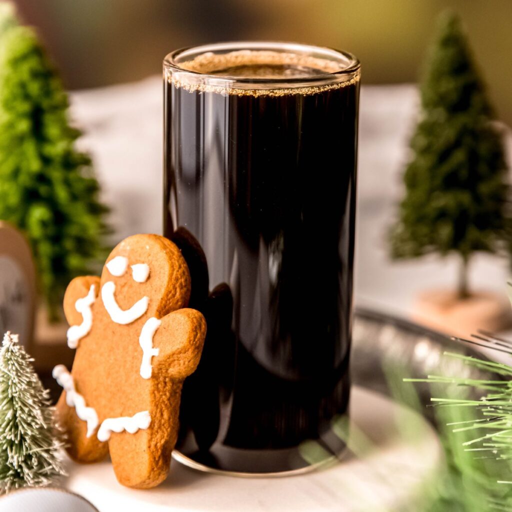 Gingerbread Syrup for Coffee - coffeecopycat.com