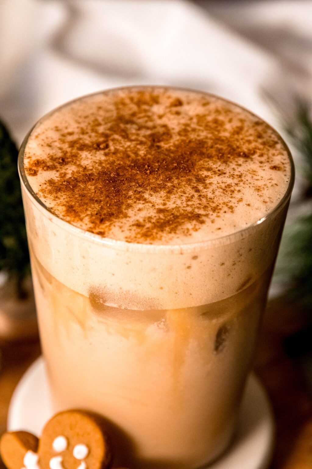 Iced Gingerbread Oat Milk Chai Tea Latte (Starbucks Copycat ...