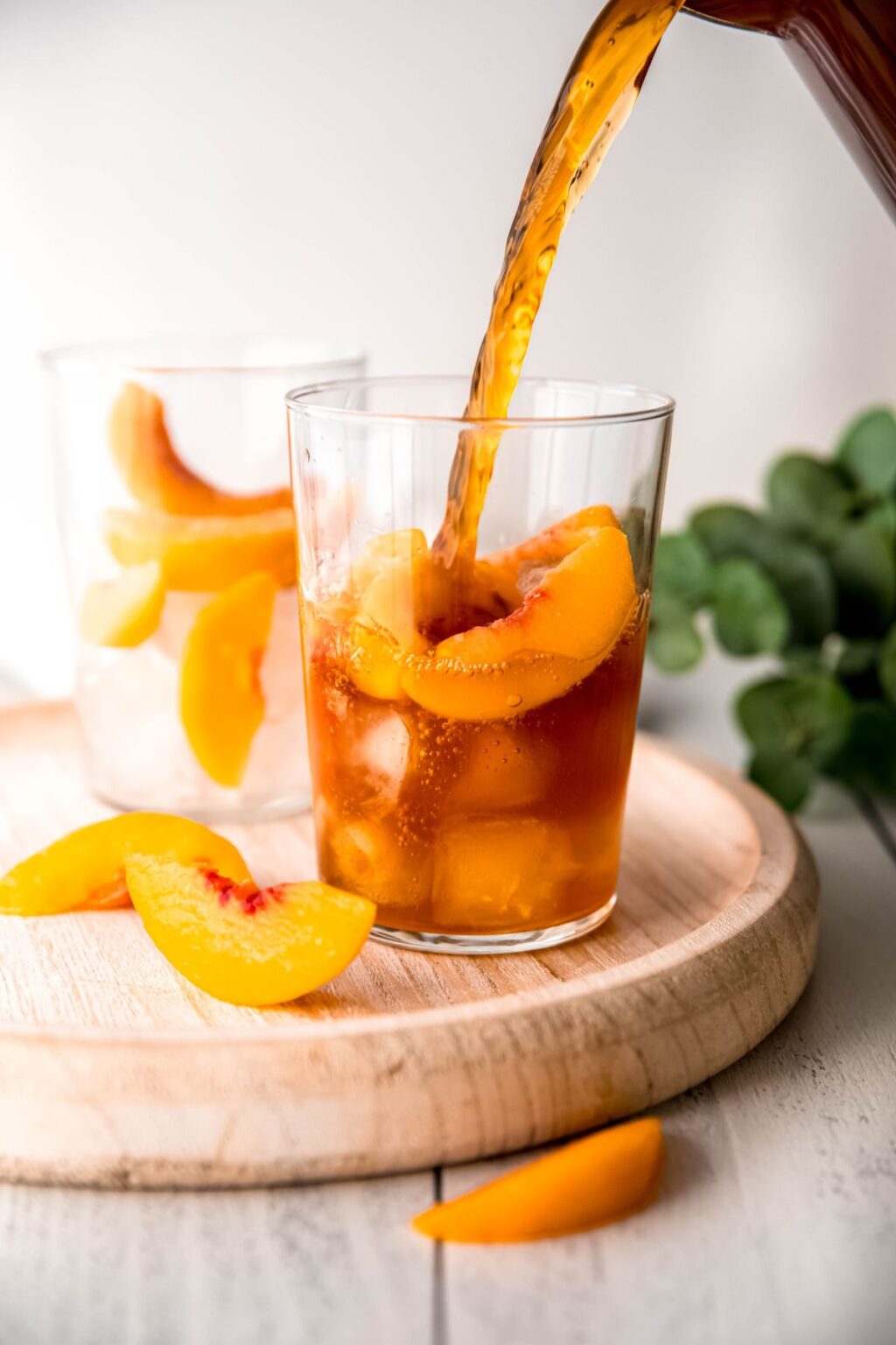Easy Peach Iced Tea - coffeecopycat.com