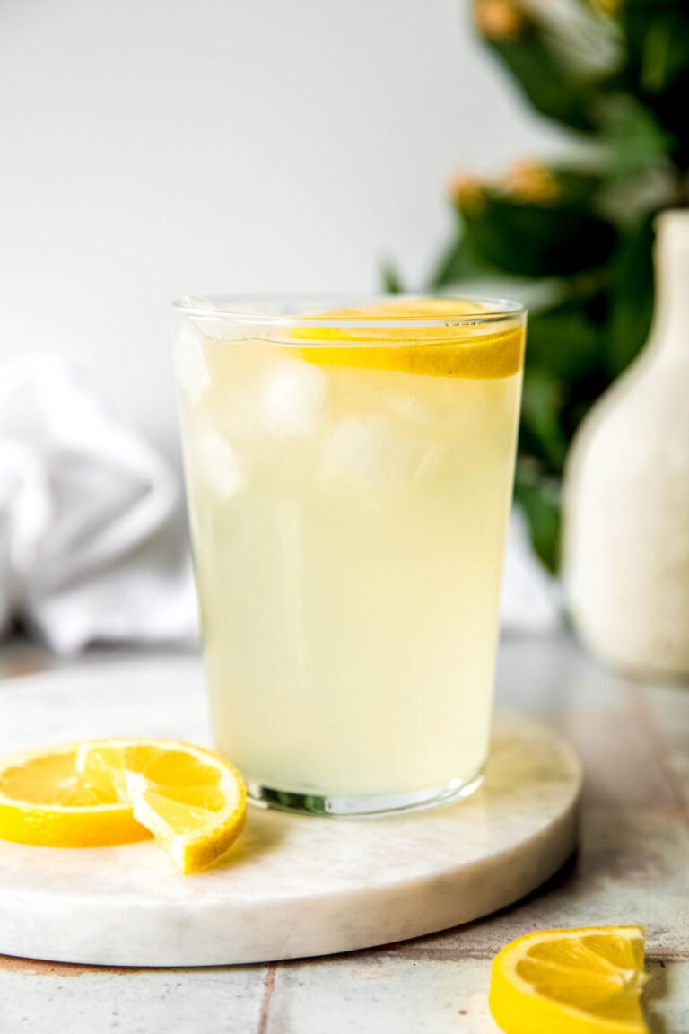 Easy Homemade Lemonade (3 Ingredients!) - coffeecopycat.com