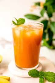 Easy Mango Iced Tea - coffeecopycat.com