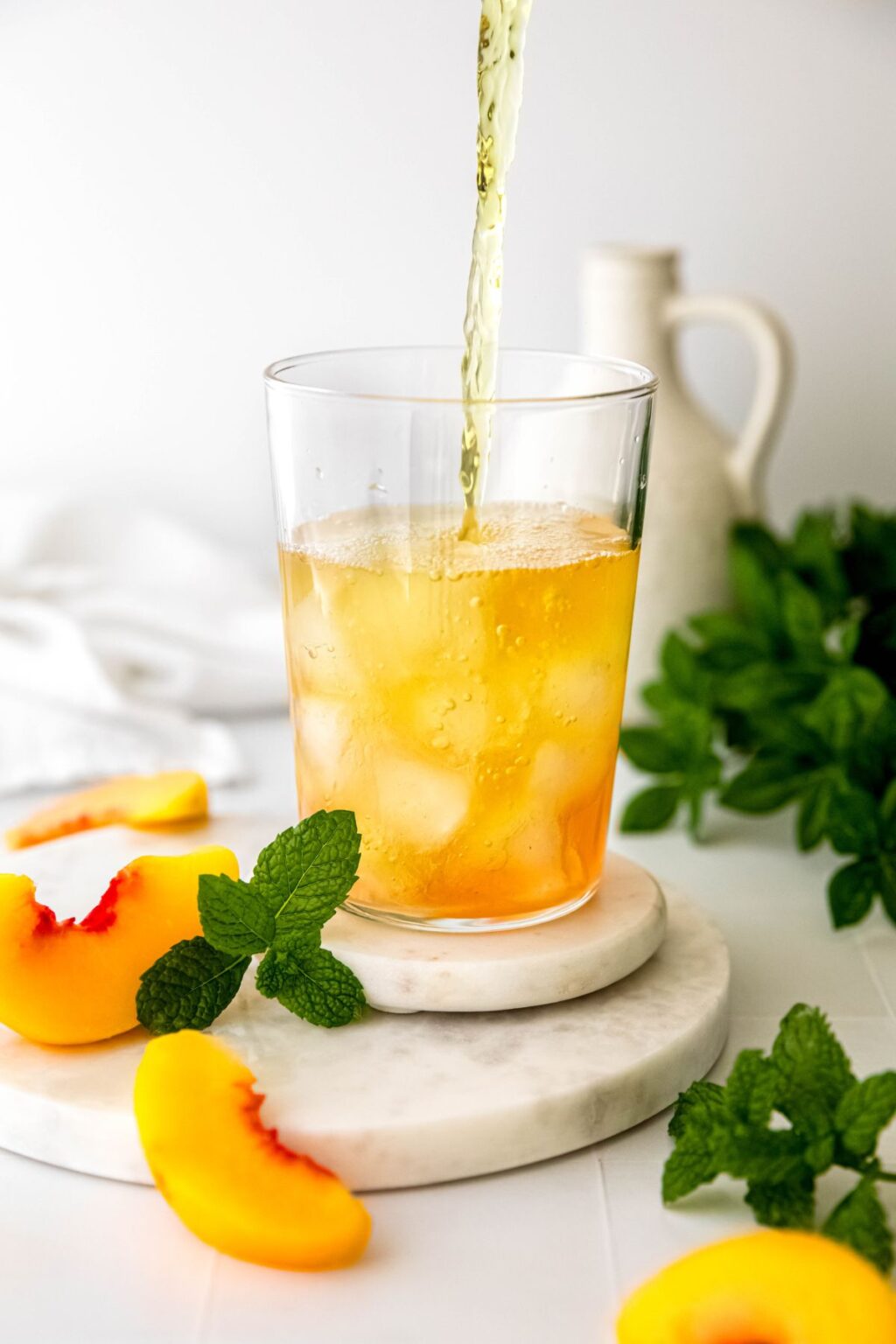 Iced Peach Green Tea (Starbucks Copycat) - coffeecopycat.com