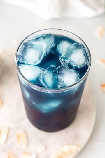 Blue Coconut Refresher (Starbucks Copycat) - coffeecopycat.com